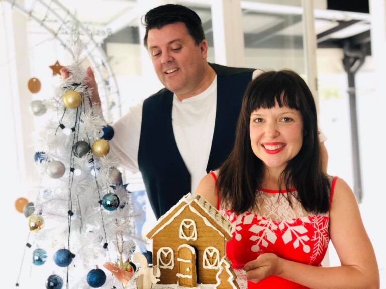 Christmas Podding - Big Heads- Small Christmas Cracker Crowns- The True ...